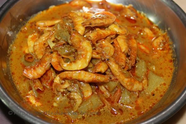How to make Chingudi Sukhua Tarkari (Dry Prawn Curry) - Indian Recipes ...